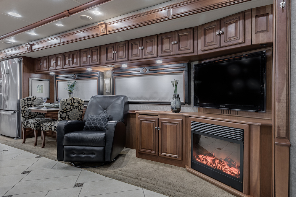 2013 Itasca Ellipse 42 QDTriple Slide # 100344 For Sale