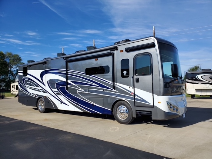 2020 Pace Arrow LXE 38KTriple Slide